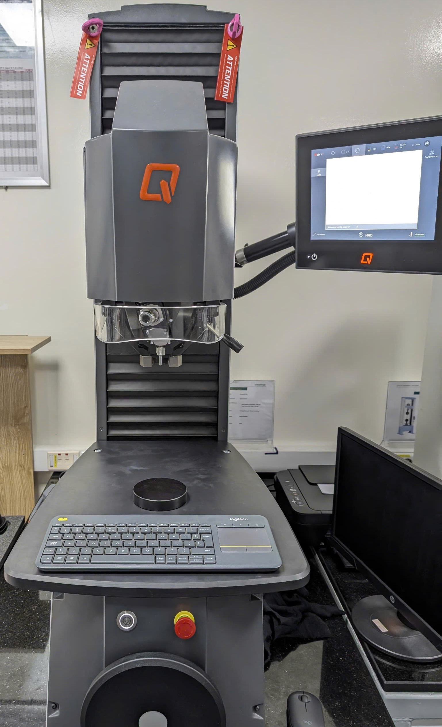 HUST VN bàn giao Máy đo độ cứng vạn năng Qness 250 M EVO